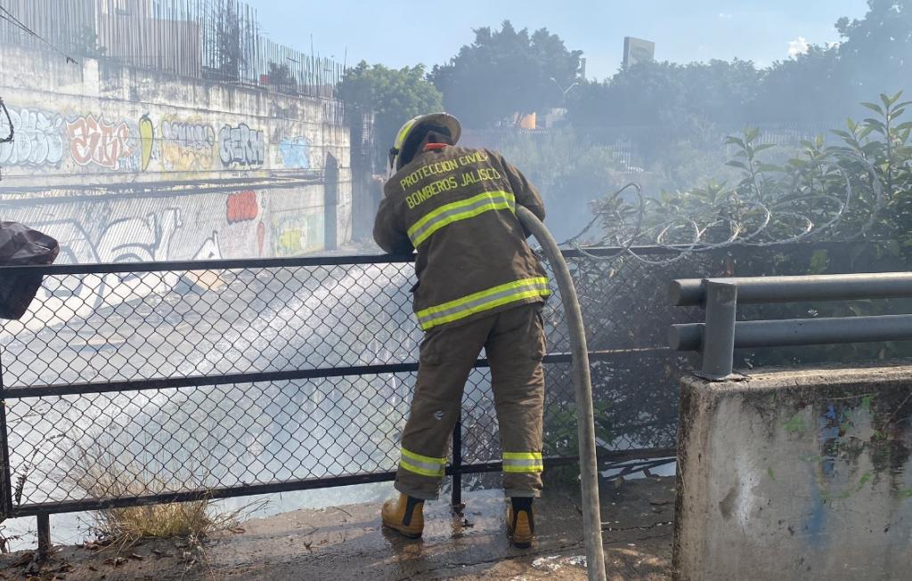 Incendio en la fosa de Torrena moviliza a bomberos | Notisistema