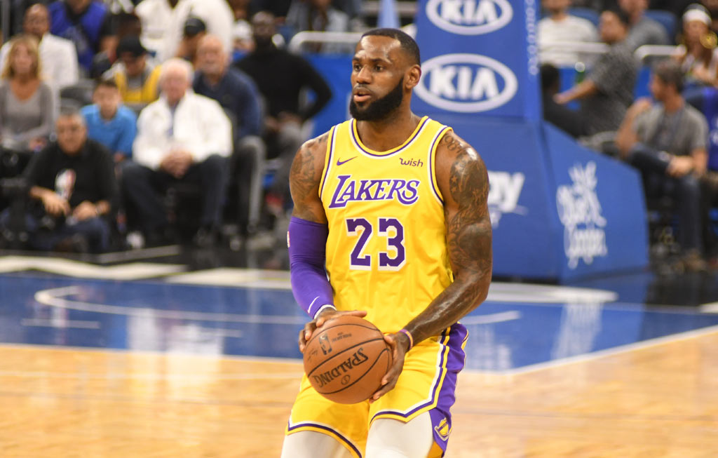 Queda LeBron James a un paso de la historia | Notisistema