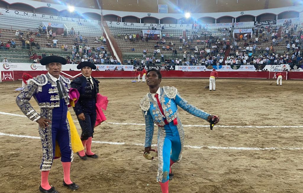 Triunfa “El Pantera” en el inicio del Serial de Novilladas | Notisistema