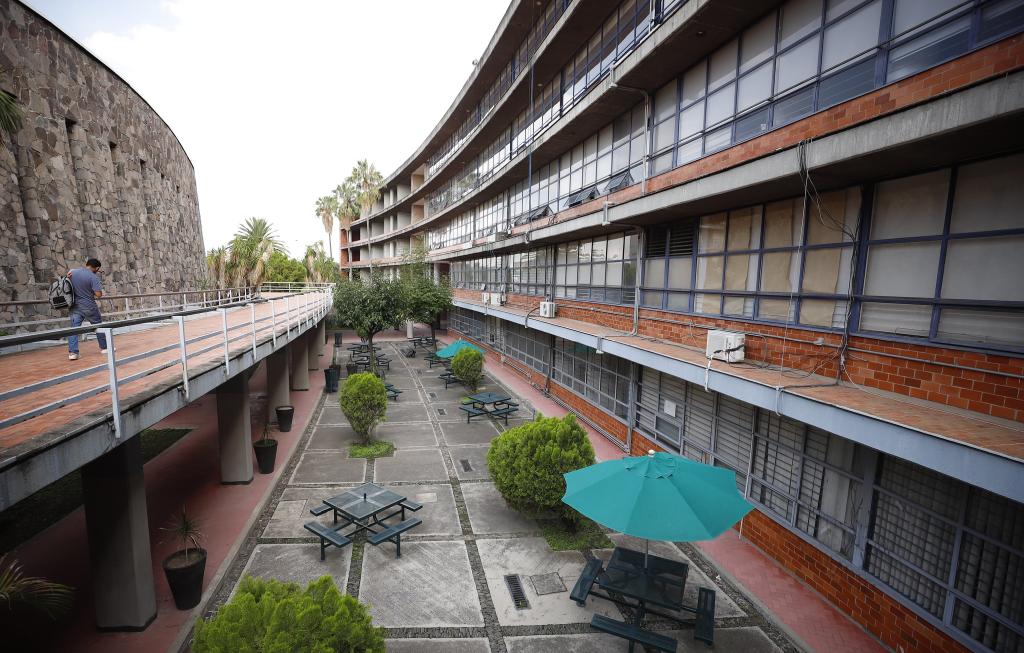 Buscan rescatar espacios públicos entorno al CUGDL | Notisistema