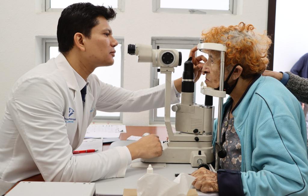 Realizan operaciones gratuitas de cataratas en El Hospitalito | Notisistema