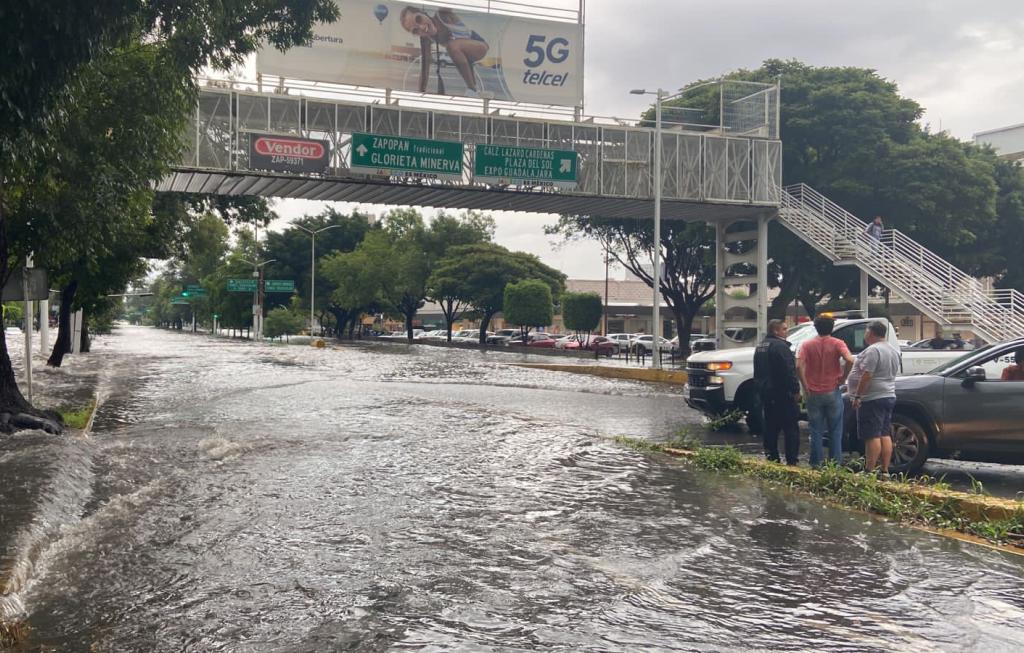 Lluvia dejó daños en cuatro fincas de Zapopan | Notisistema