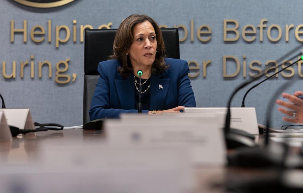 Harris felicita a Sheinbaum por su investidura como presidenta ...