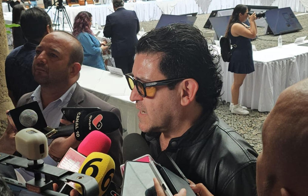 Grilla barata, califica Hugo Luna a críticas por otorgamiento de ...