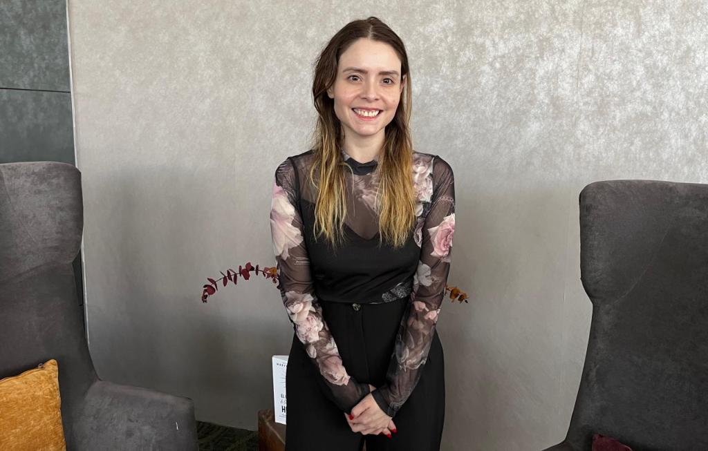 Maryfer Centeno presenta el libro “El lado oscuro de la mente humana” | Notisistema