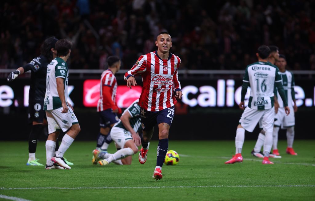 El “Piojo” Alvarado da primer triunfo a Chivas en el Torneo de Clausura ...