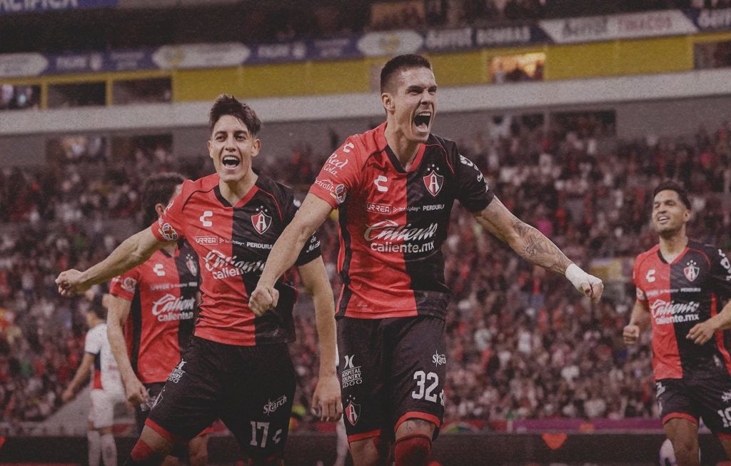 Djuka le mete gol a Chivas y puede ser primer campeón de goleo en la ...