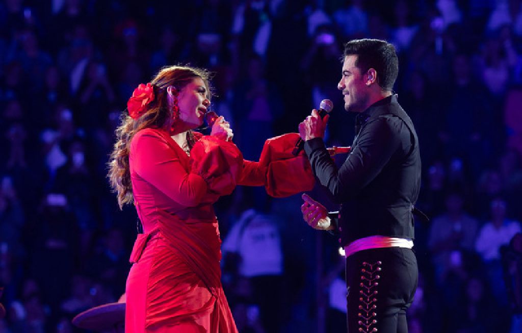 Yuridia lanza disco “Monumental, en vivo desde la Plaza de Toros la ...