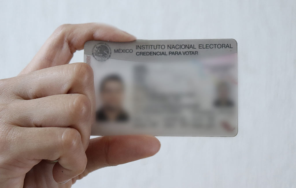 INE incluirá identidad de género y origen étnico en las credenciales ...